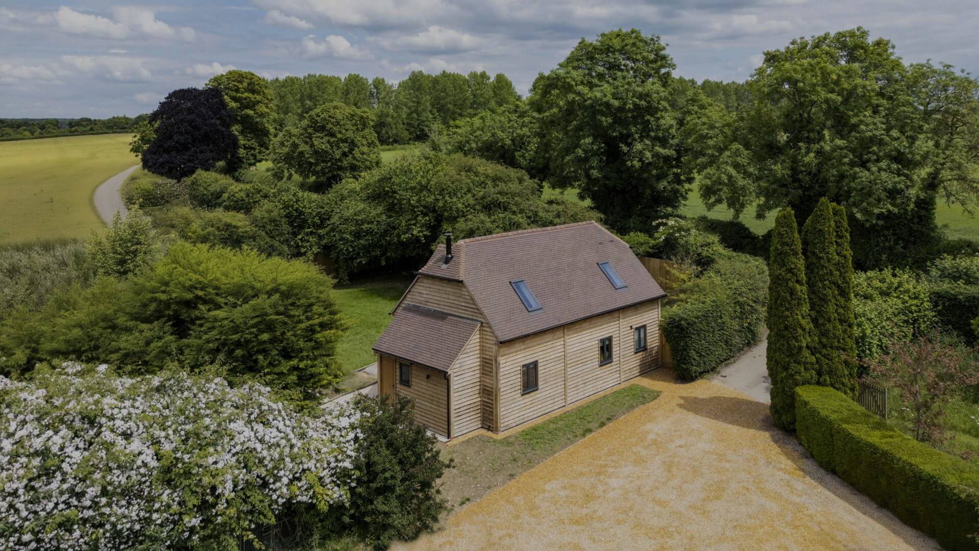 Oak Framed Building Specialists | Eavoak